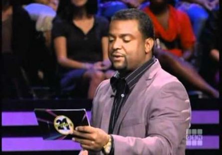 CATCH 21: Host Review - HOLLYWOOD JUNKET